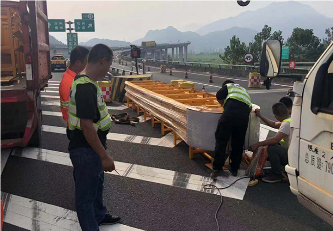 Galvanized And Powder Coated Traffic Steel Barrier Shield For Road Safety