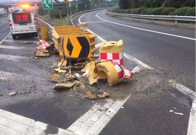 Galvanized And Powder Coated Traffic Steel Barrier Shield For Road Safety