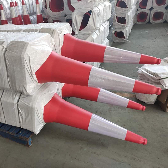 Rubber Reflective Road Cones High Visible Traffic Management Cones
